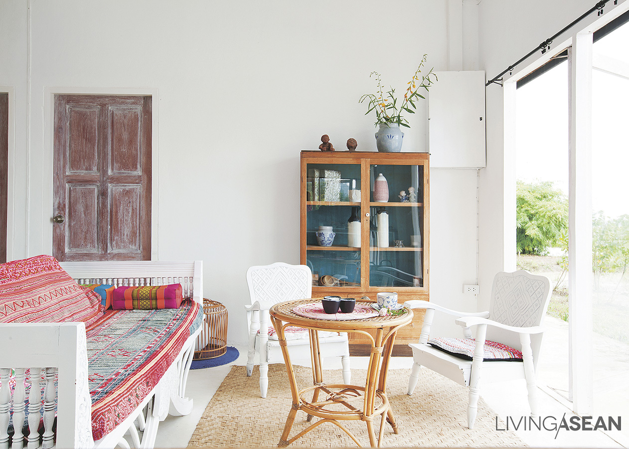 A White Home in the Sun-Kissed Rice Fields of Chiang Mai / Living Asean