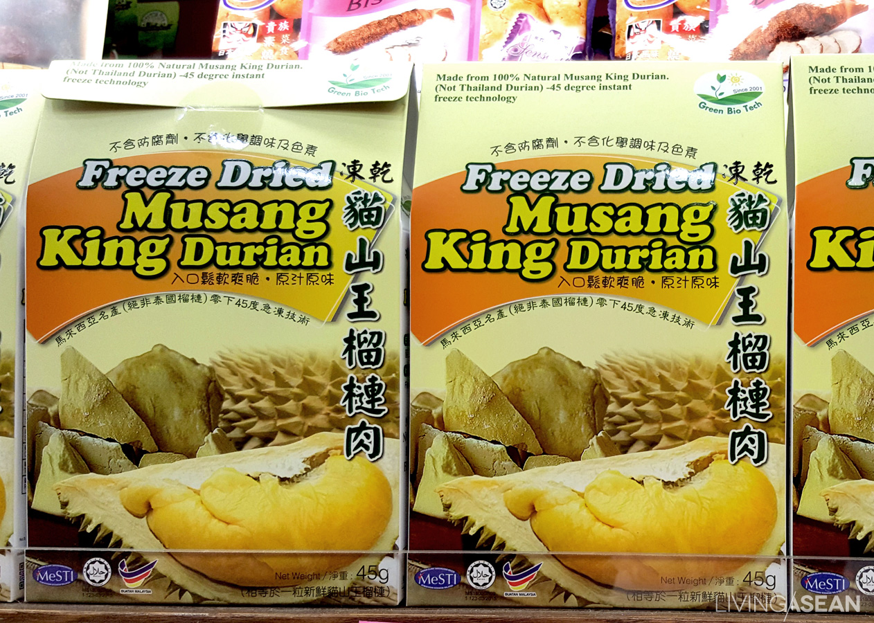 Durian : The Irresistible King of Fruit / Living ASEAN
