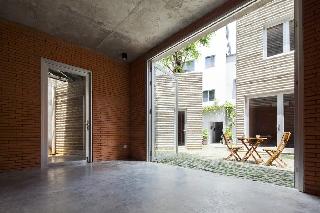 Pleasant Box-shaped Concrete Houses in Vietnam / Living Asean