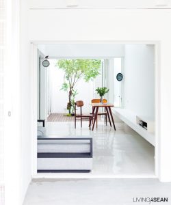 Incredible Small Townhouse Renovation in Selangor / Living Asean