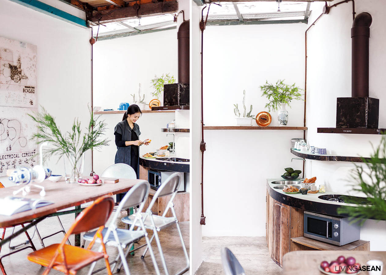 A Compact Home Studio Where the Old Tells a New Story / Living Asean