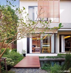 A Modern Home Inspired by Traditional Thai House Design / Living Asean