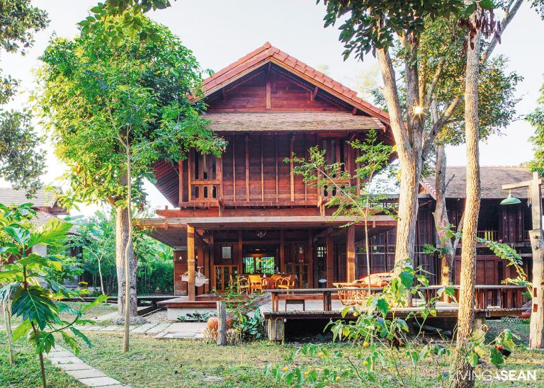 TATHATA: The Enchanting Charm of Lanna Wooden House / Living Asean