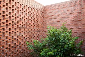 A Rectangular Brick Home for a Tropical Climate / Living Asean