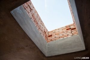 A Rectangular Brick Home for a Tropical Climate / Living Asean