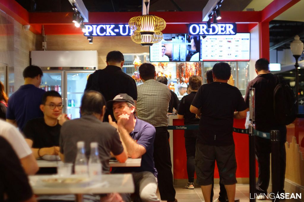 Hawker Chan // Most Inexpensive Michelin-starred Restaurant Opens ...