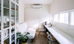 A beautiful white box-shaped house made for the good life / Living Asean
