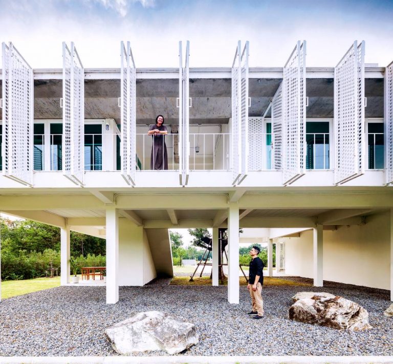 A beautiful white box-shaped house made for the good life / Living Asean