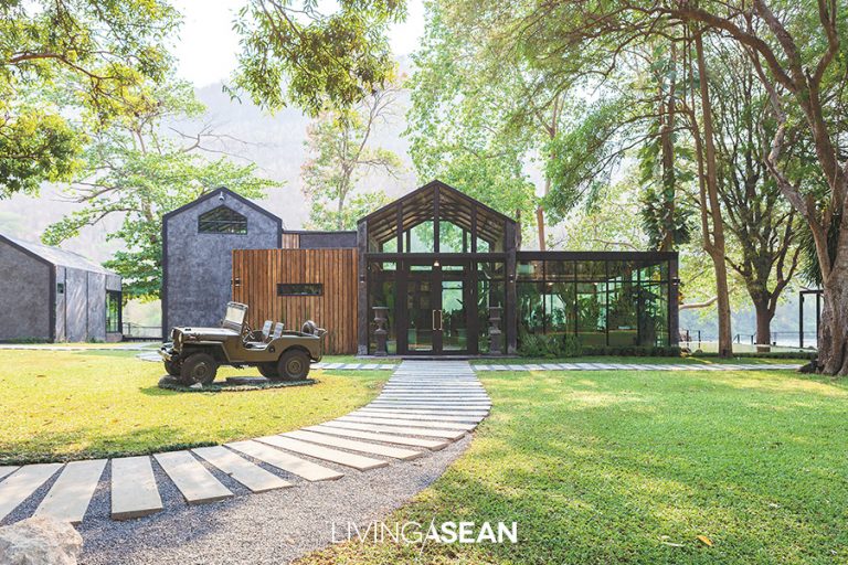 Mountains, River, Shady Trees and a Riverside Home / Living Asean