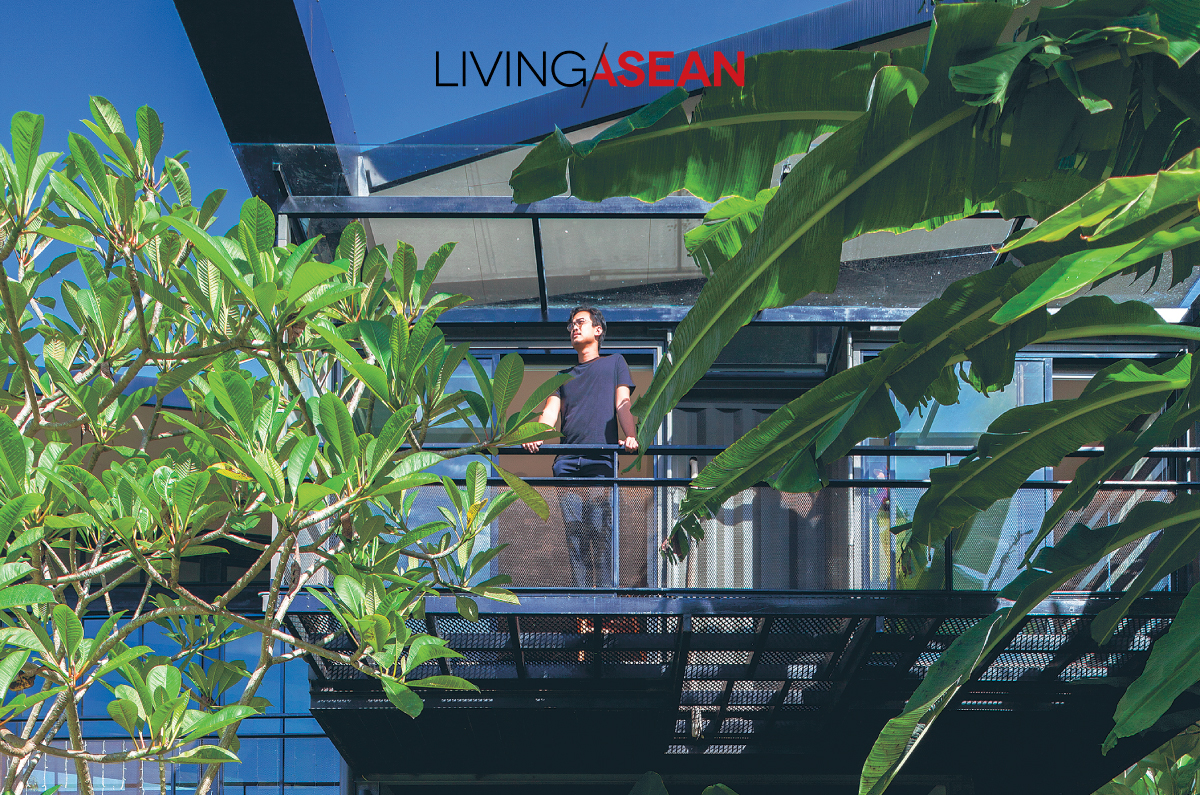 Inspiring Container Home with a Tropical Garden View / Living Asean