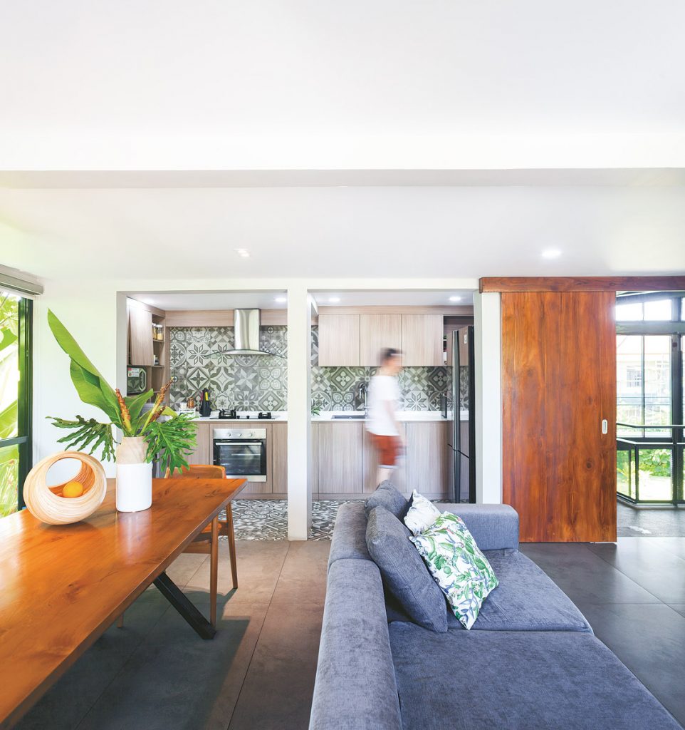 Inspiring Container Home with a Tropical Garden View / Living Asean