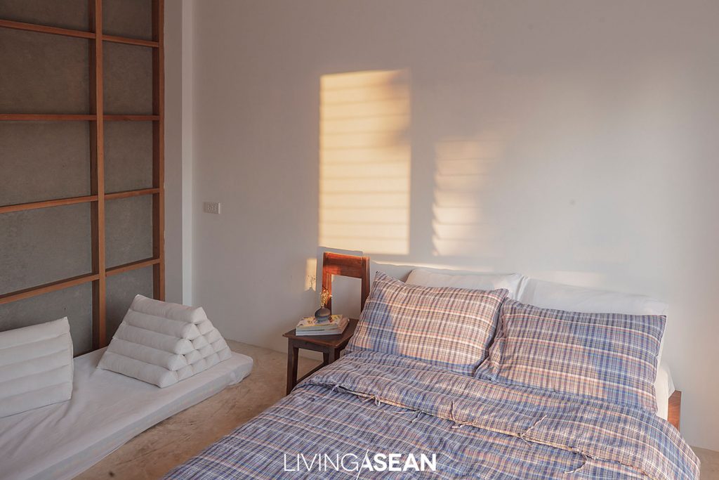 Baan Lek Villa: A House-Cum-Homestay in Chanthaburi / Living Asean