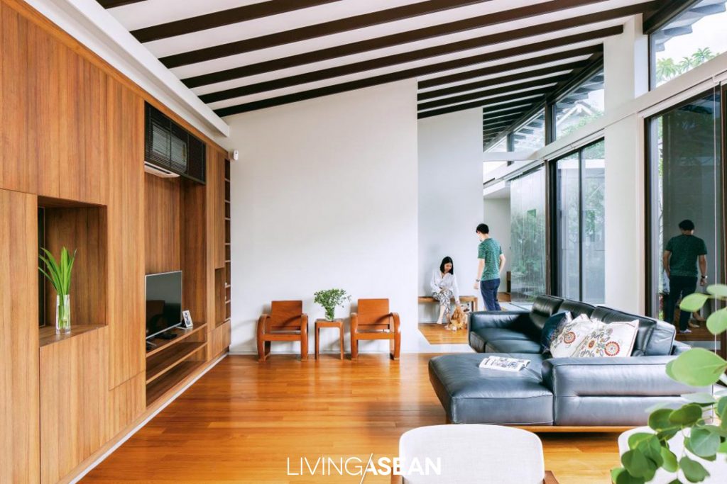 A Naturally Peaceful Single-Storey Home / Living Asean