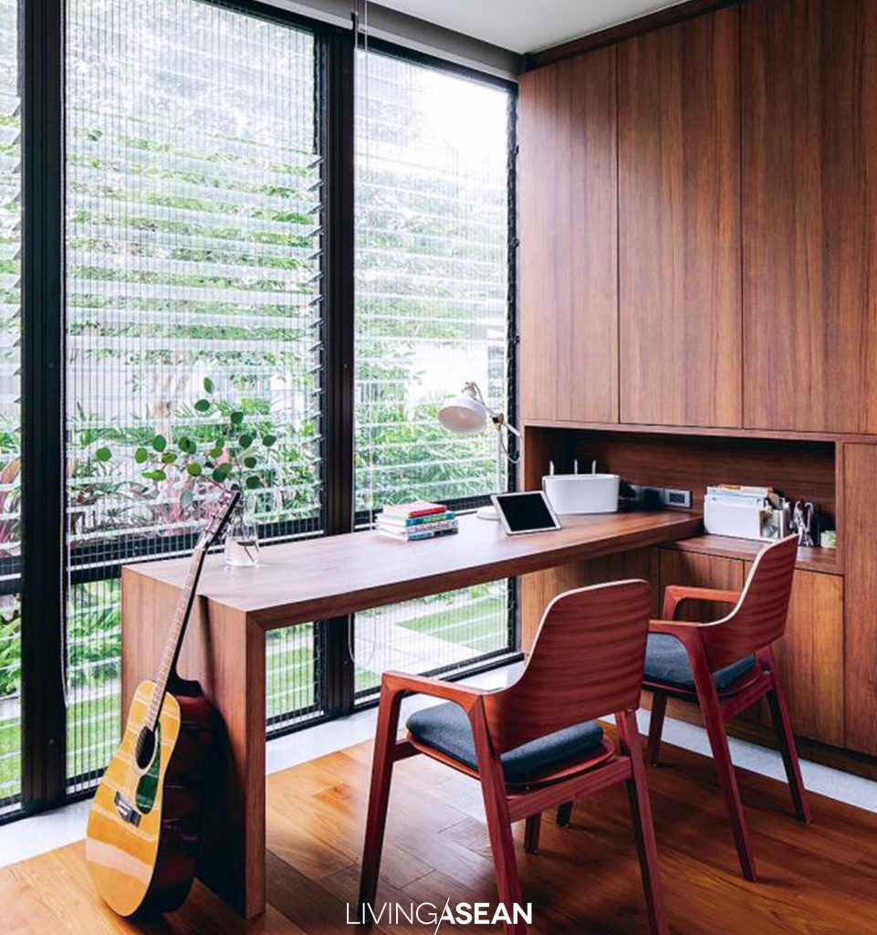 A Naturally Peaceful Single-Storey Home / Living Asean
