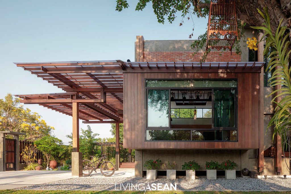 From Old Home to Stunning House on Stilts / Living Asean