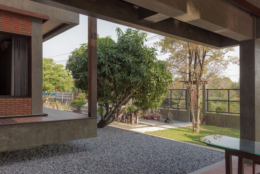 From Old Home to Stunning House on Stilts / Living Asean