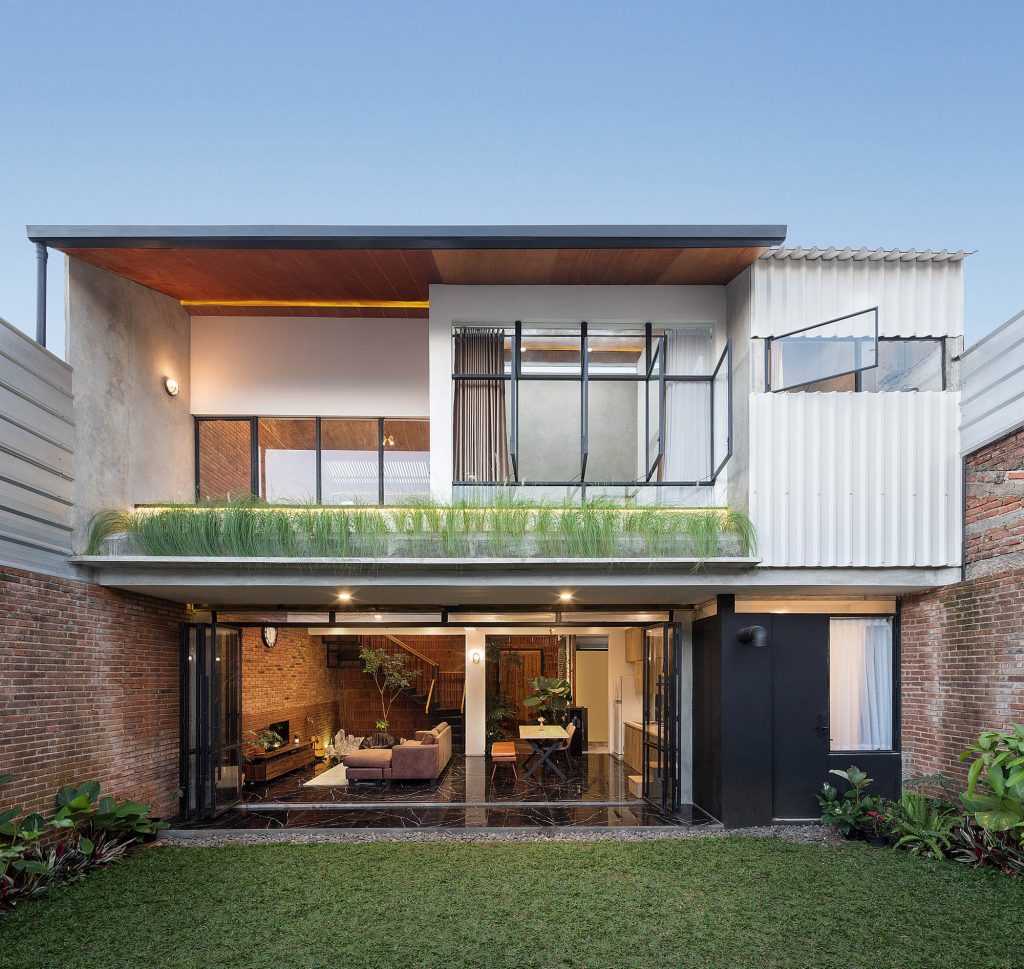 Kampong House: the Allure of Indonesia’s Village Life / Living Asean