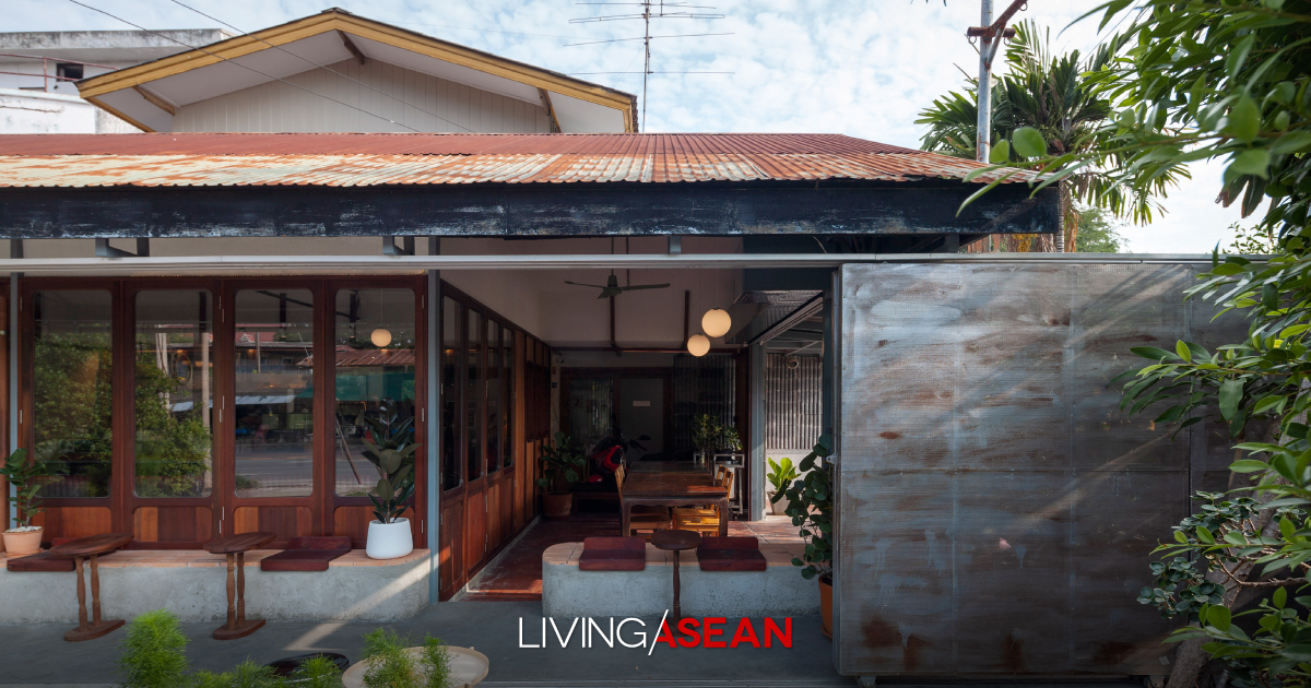 Basic Space Coffee Old Shop Renovated as a Home Style Café