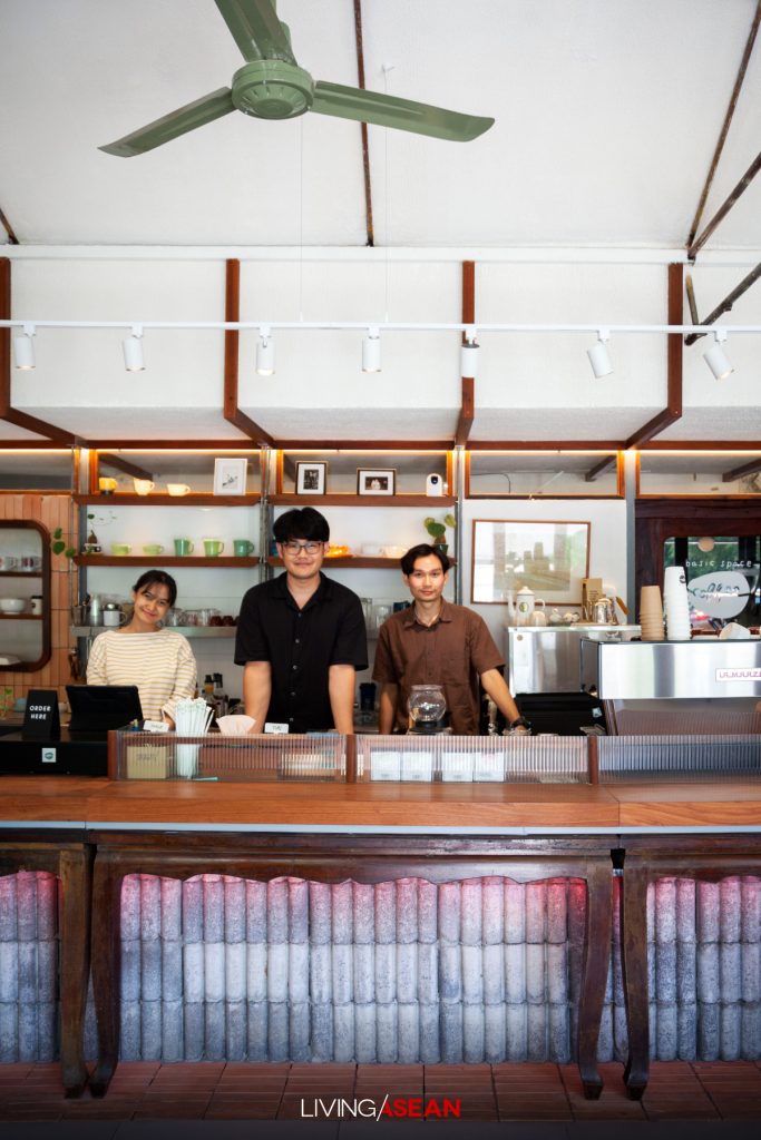 Basic Space Coffee Old Shop Renovated as a Home Style Café