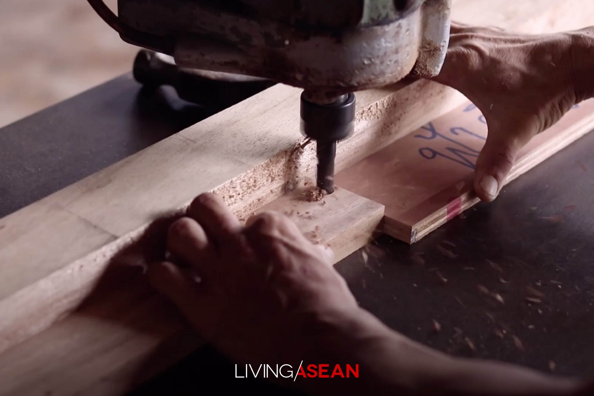 Moonler Wood Furniture Adds Life to Chiang Mai Craft Landscape