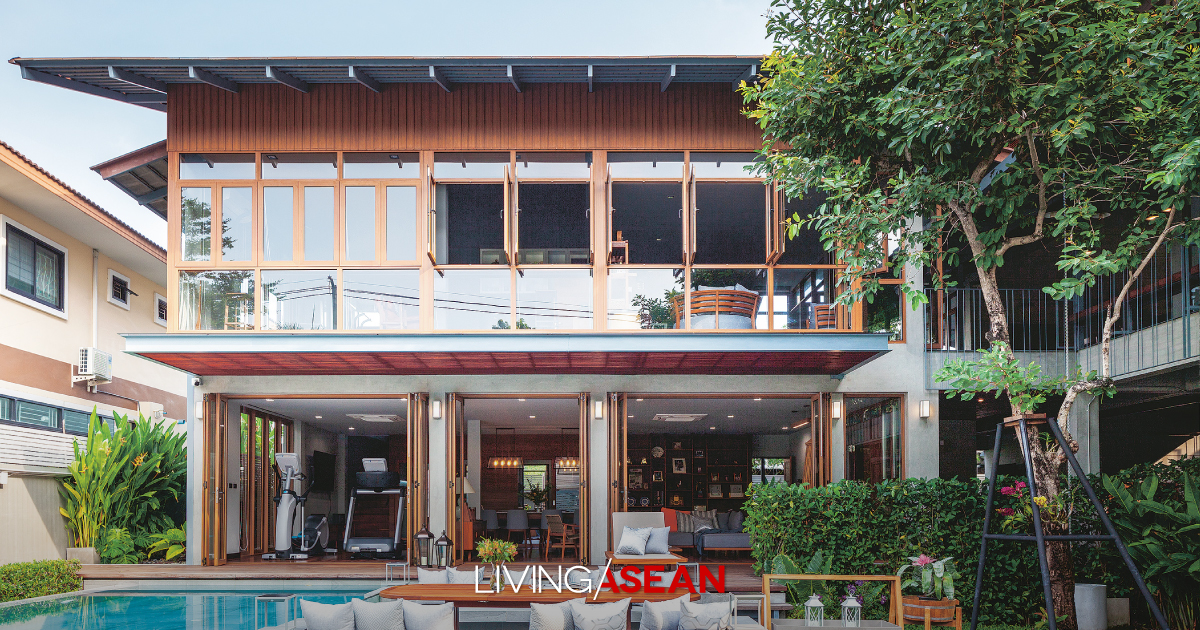 A Modern Tropical House Inspired by Cluster Homes / Living Asean