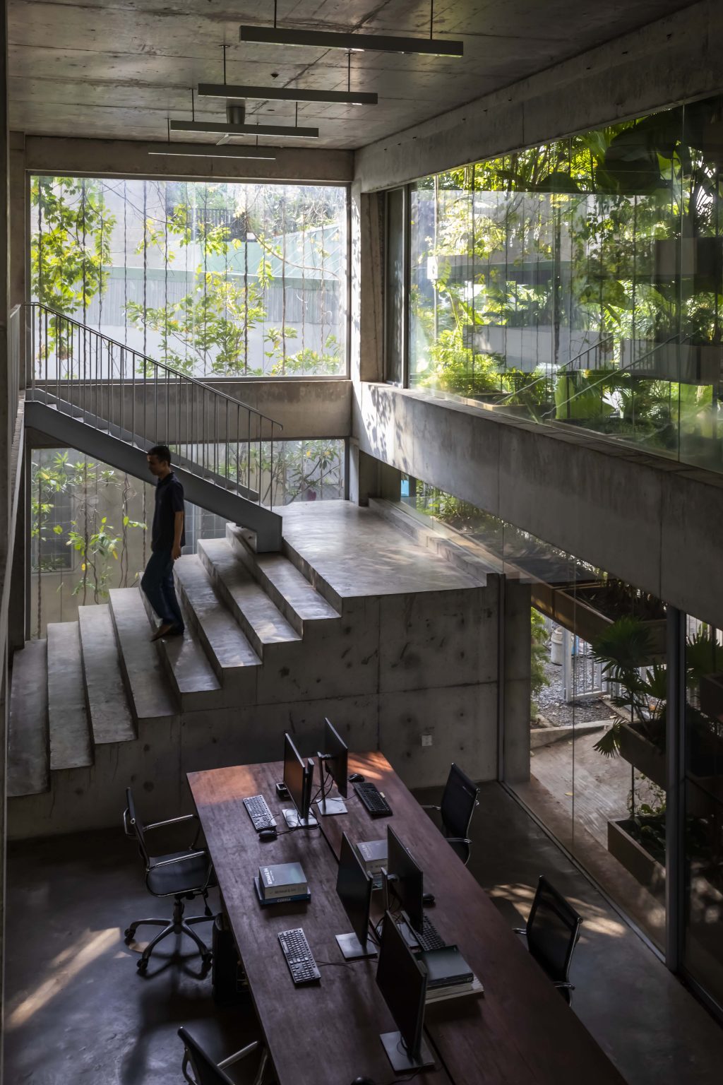 VTN Architects' Office Gives Back Lush Greenery / Living Asean