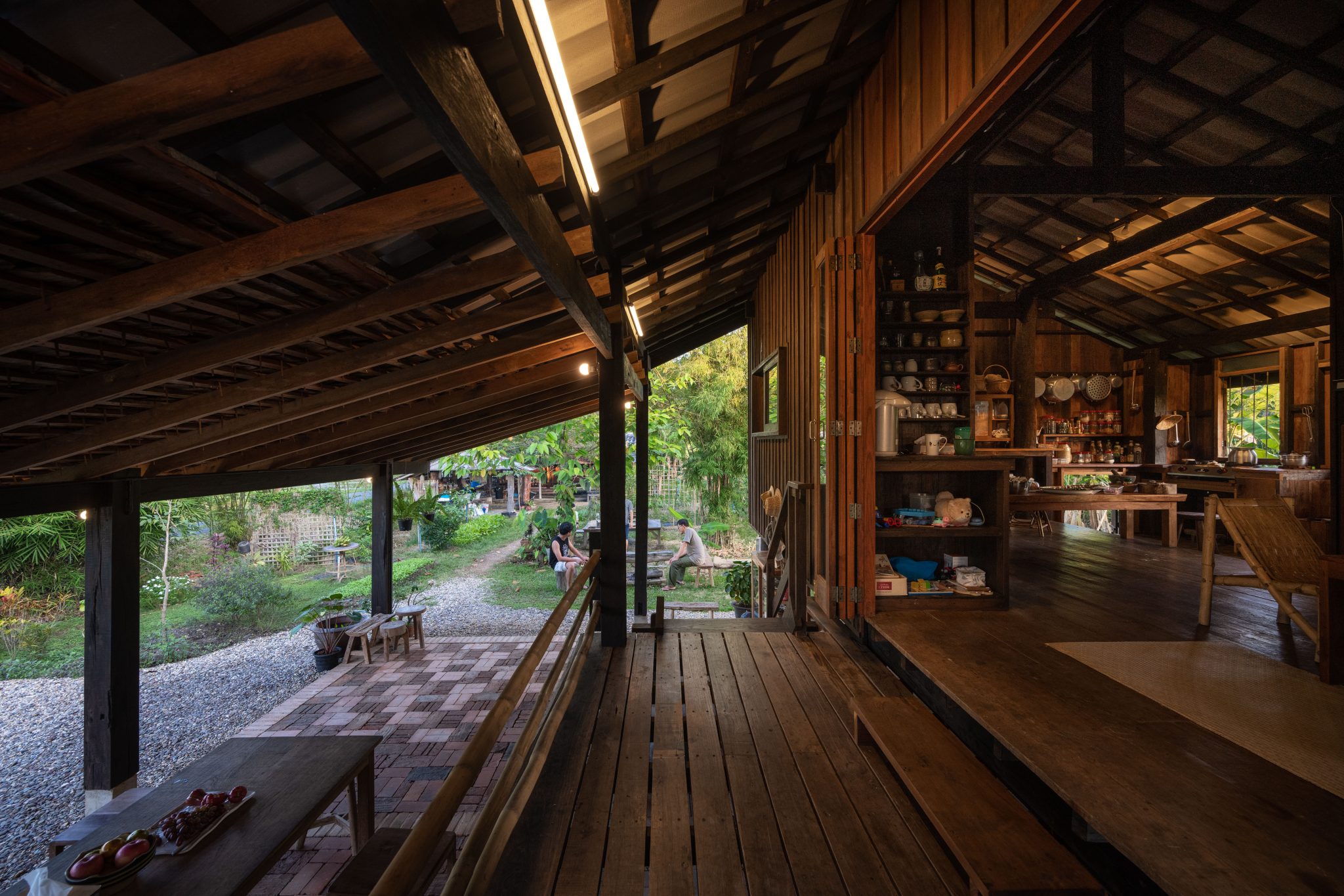 Redefining Vernacular Architecture in a Tropical Paradise / Living Asean