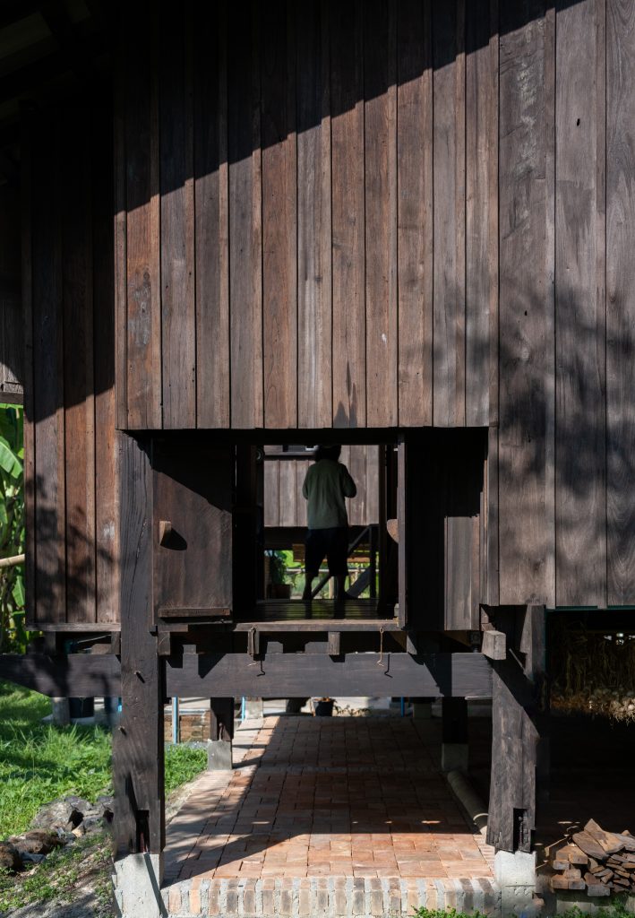 Redefining Vernacular Architecture in a Tropical Paradise / Living Asean