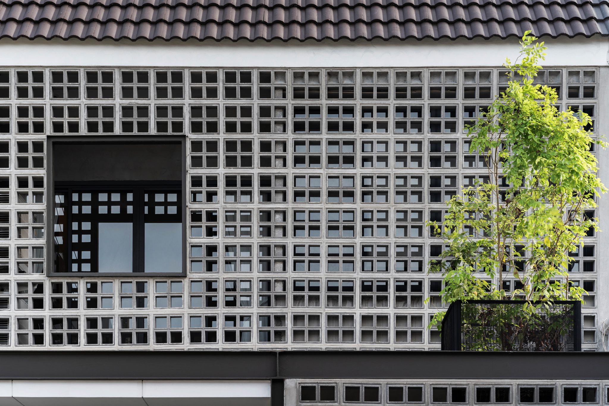 Renovation Gives a Townhouse the Atmosphere of Home / Living Asean