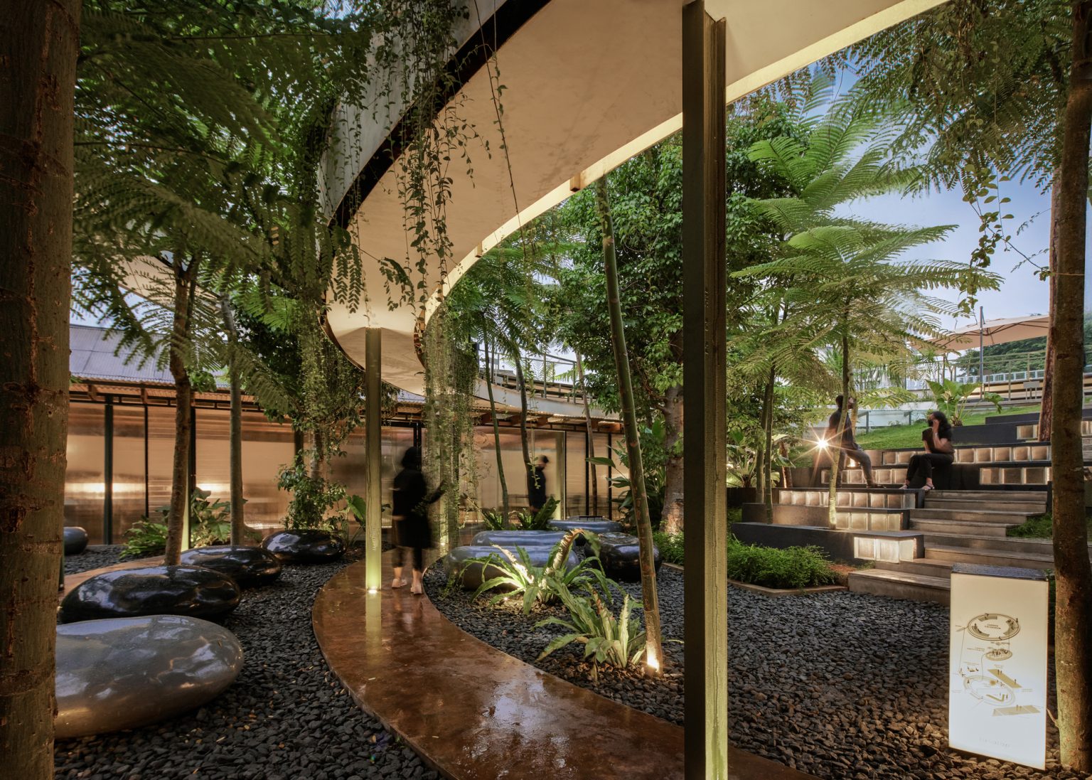 Tanatap Ring Garden: Coffee Shop Design with Nature / Living Asean