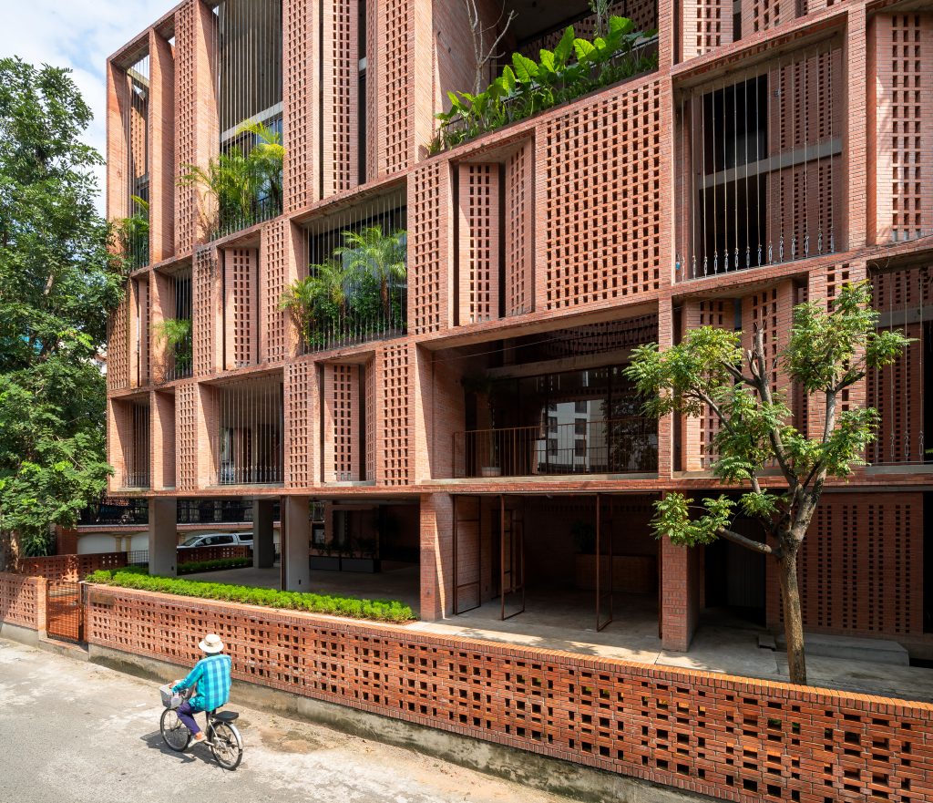 Premier Office: A Nature-Inspired Brick Office Design / Living Asean