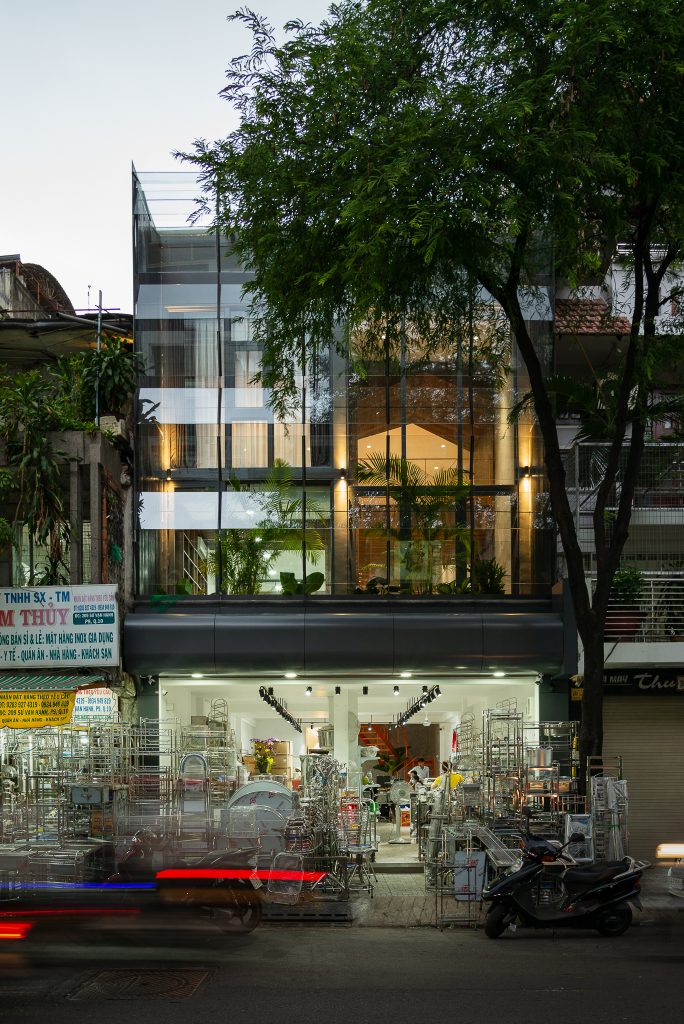 Bao Long Office: An Old Shophouse Beautifully Renovated / Living Asean
