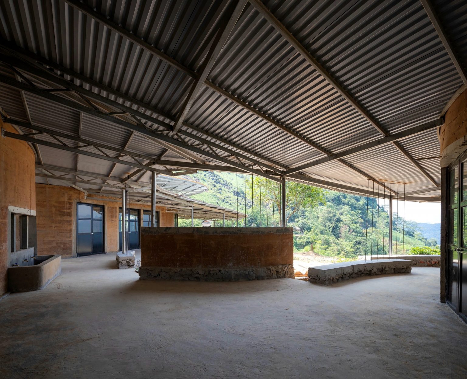 Lung Vai School: A Rammed Earth School amid Mountains / Living Asean