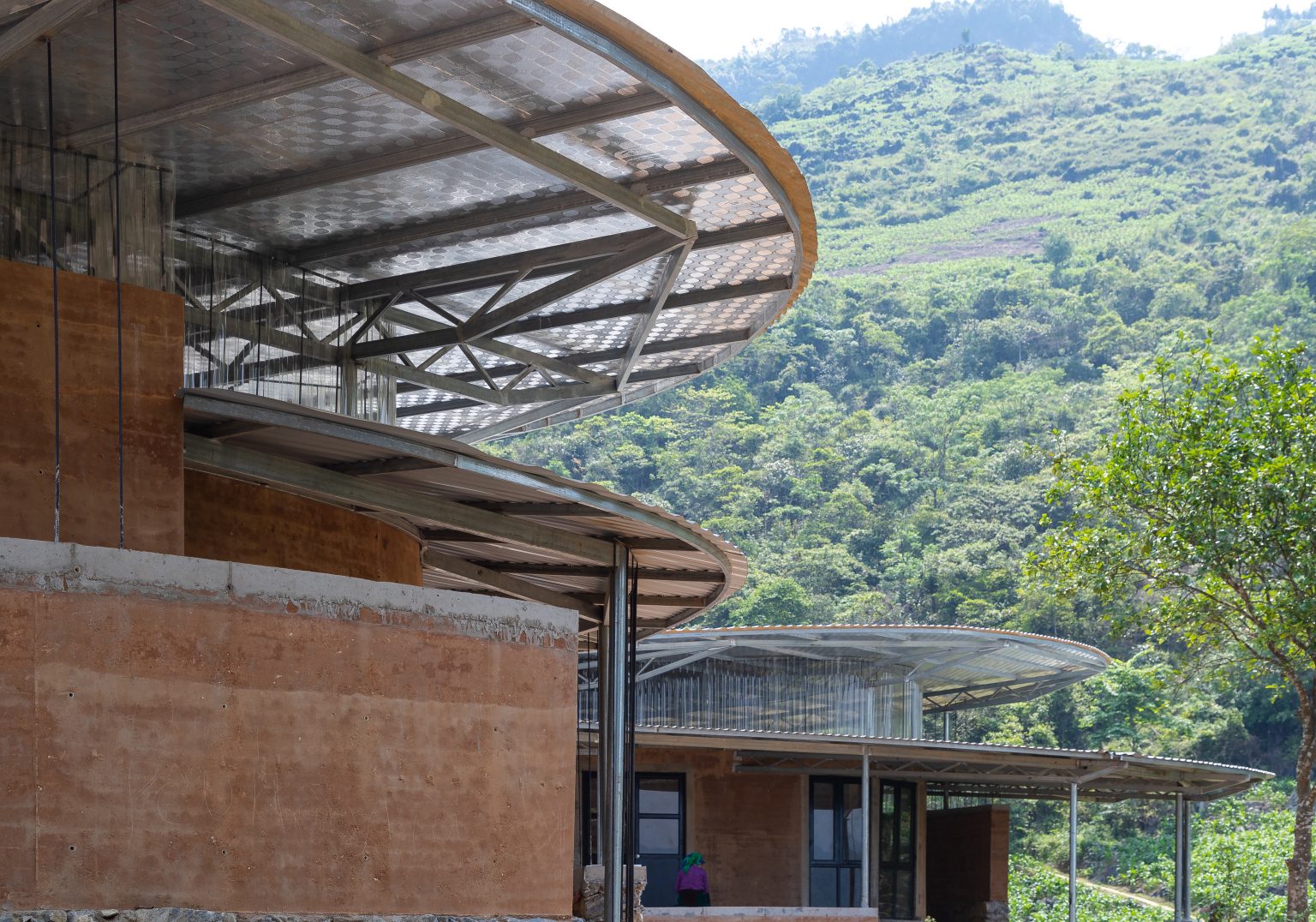 Lung Vai School: A Rammed Earth School amid Mountains / Living Asean