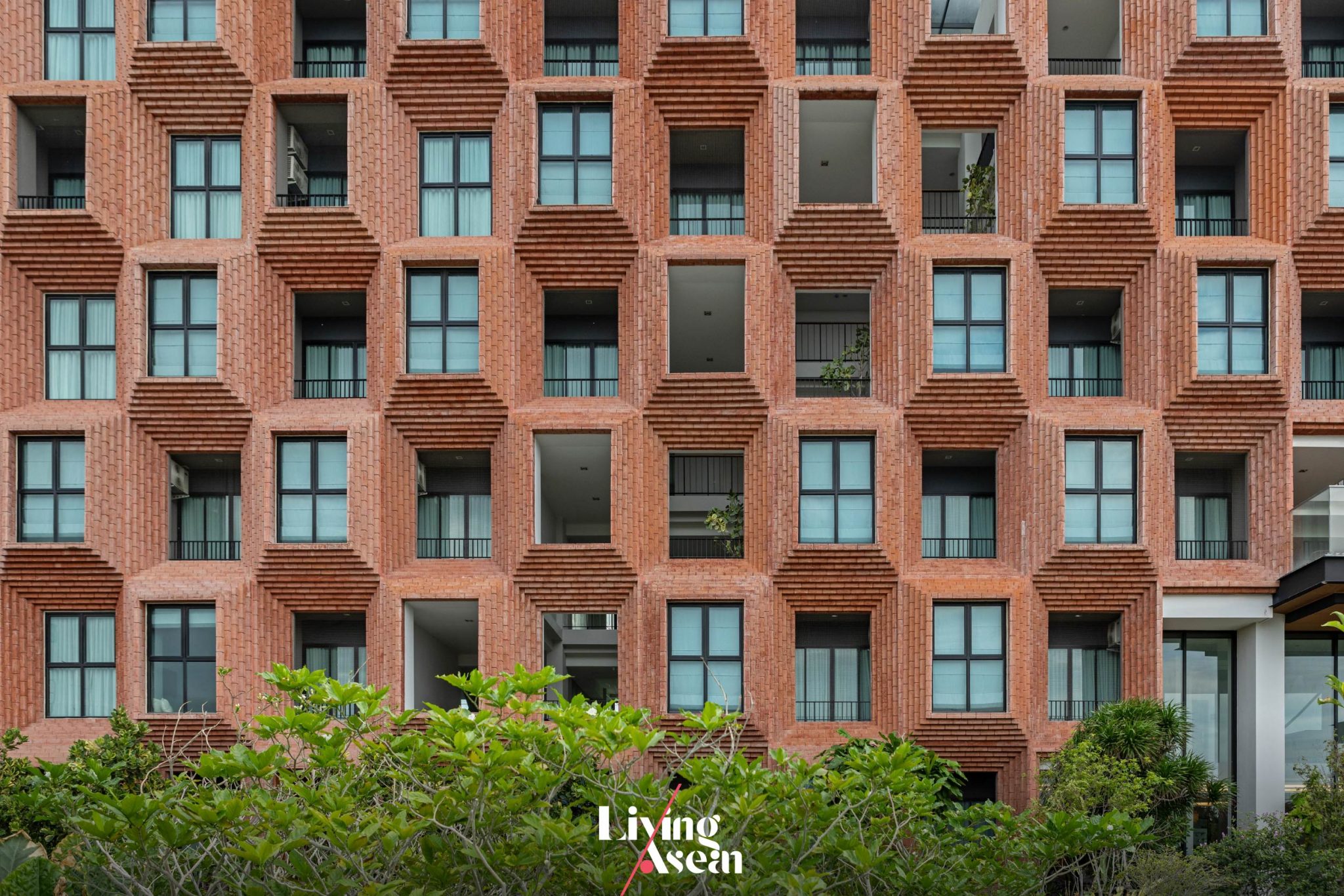 The Pusayapuri Hotel: Redefining U-Thong Architecture / Living Asean