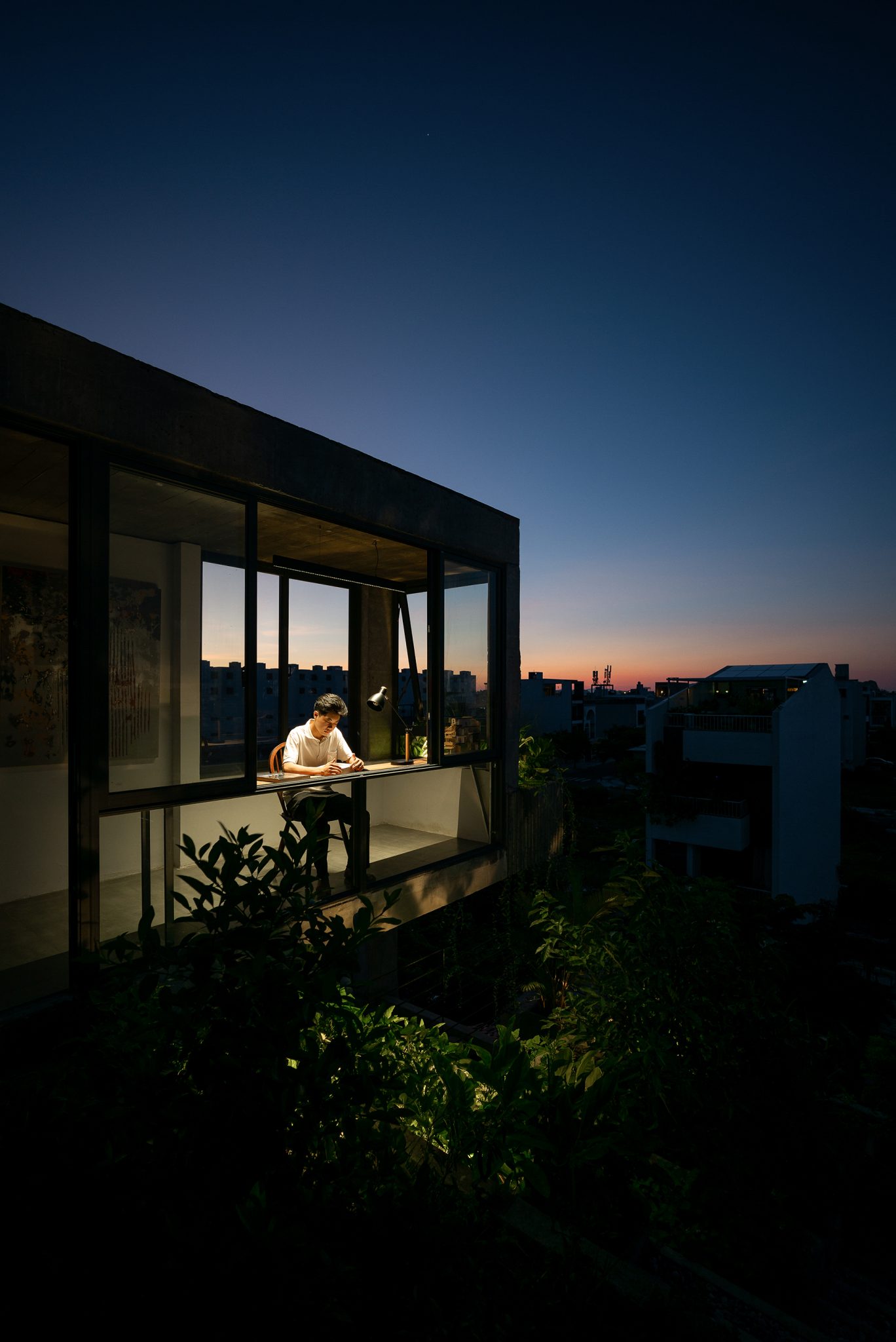 THE HIÊN HOUSE: A Concrete Home Full of Terrace Ideas / Living Asean