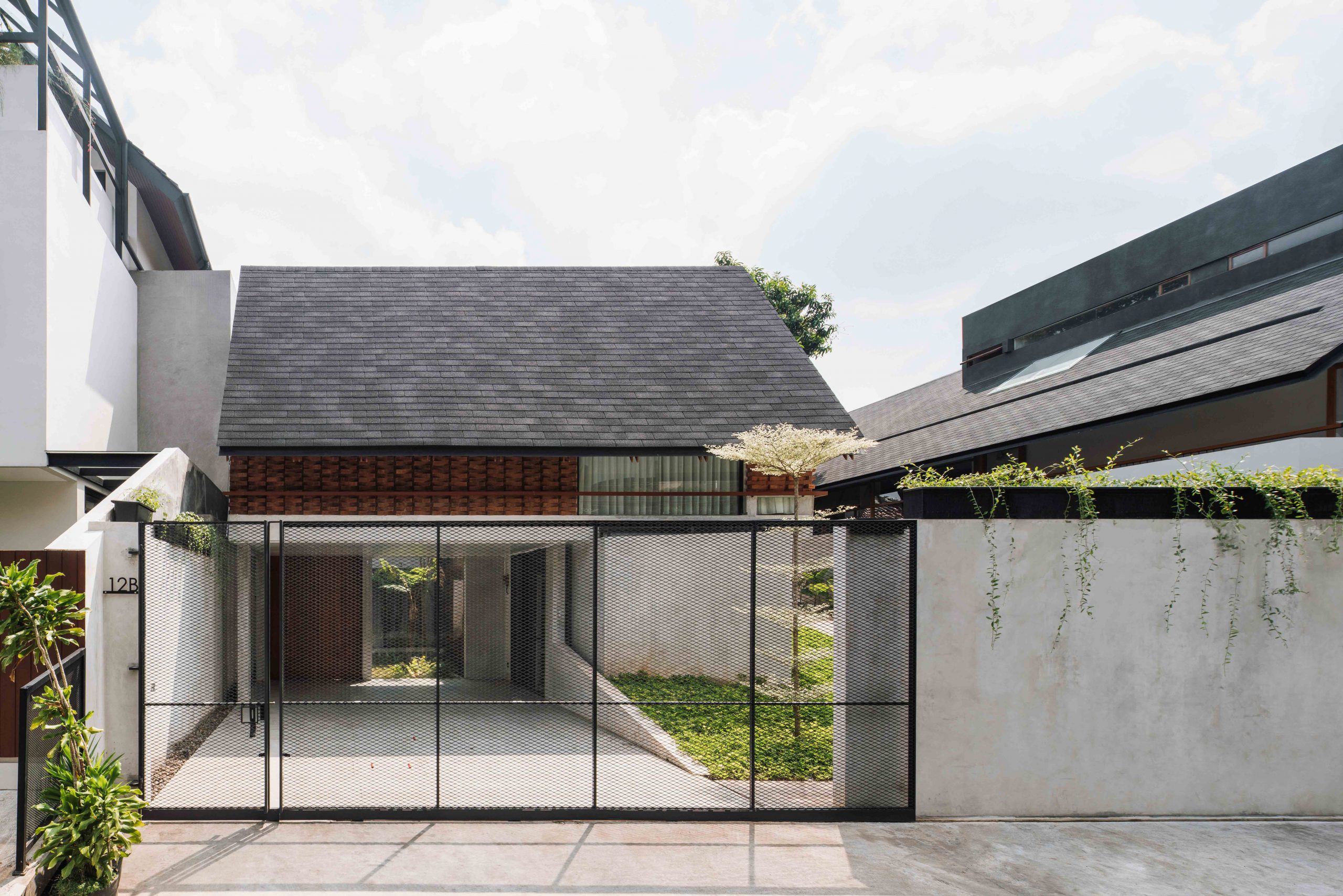 ACH House: An Airy and Well Composed Indonesian Home / Living Asean