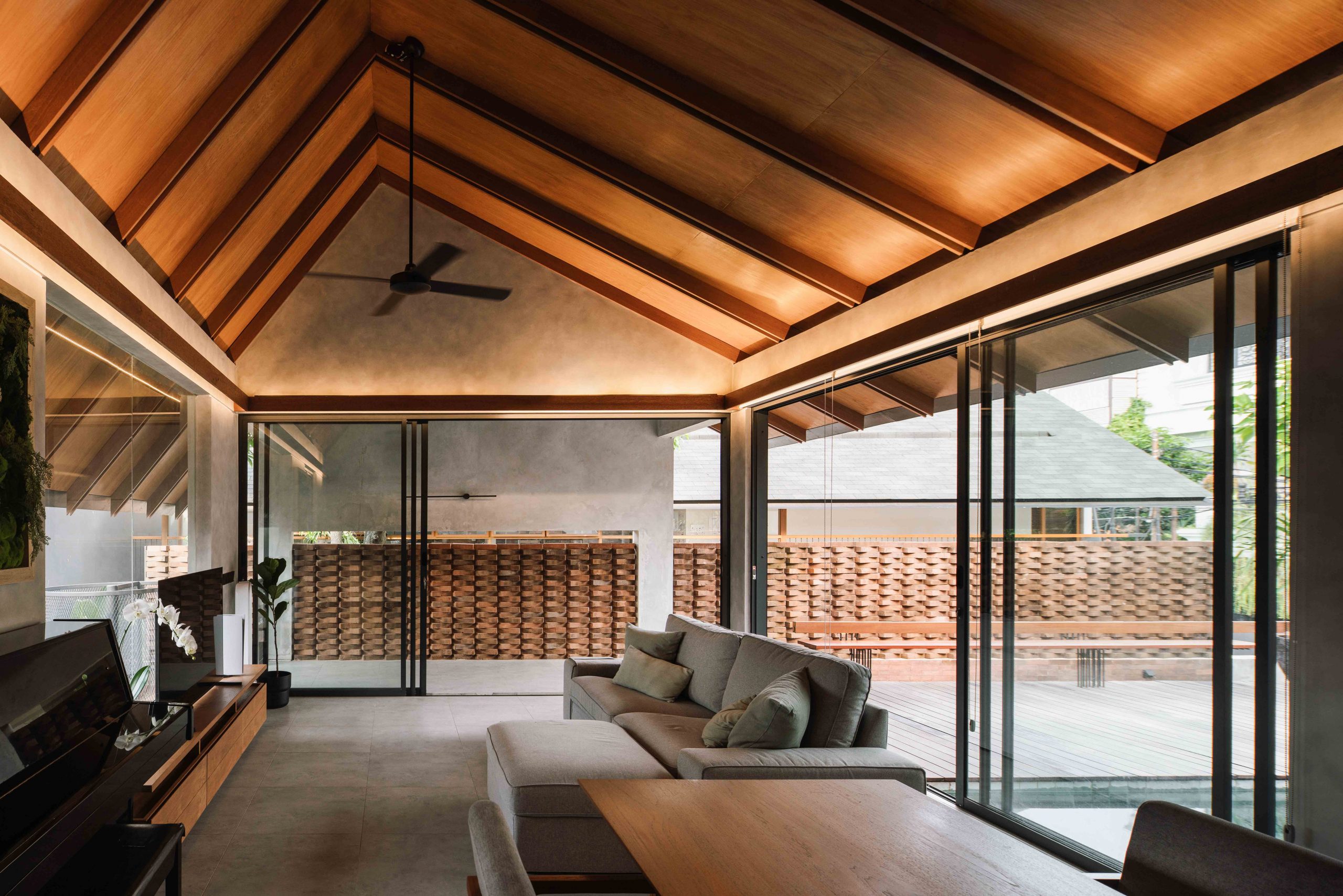 ACH House: An Airy and Well Composed Indonesian Home / Living Asean