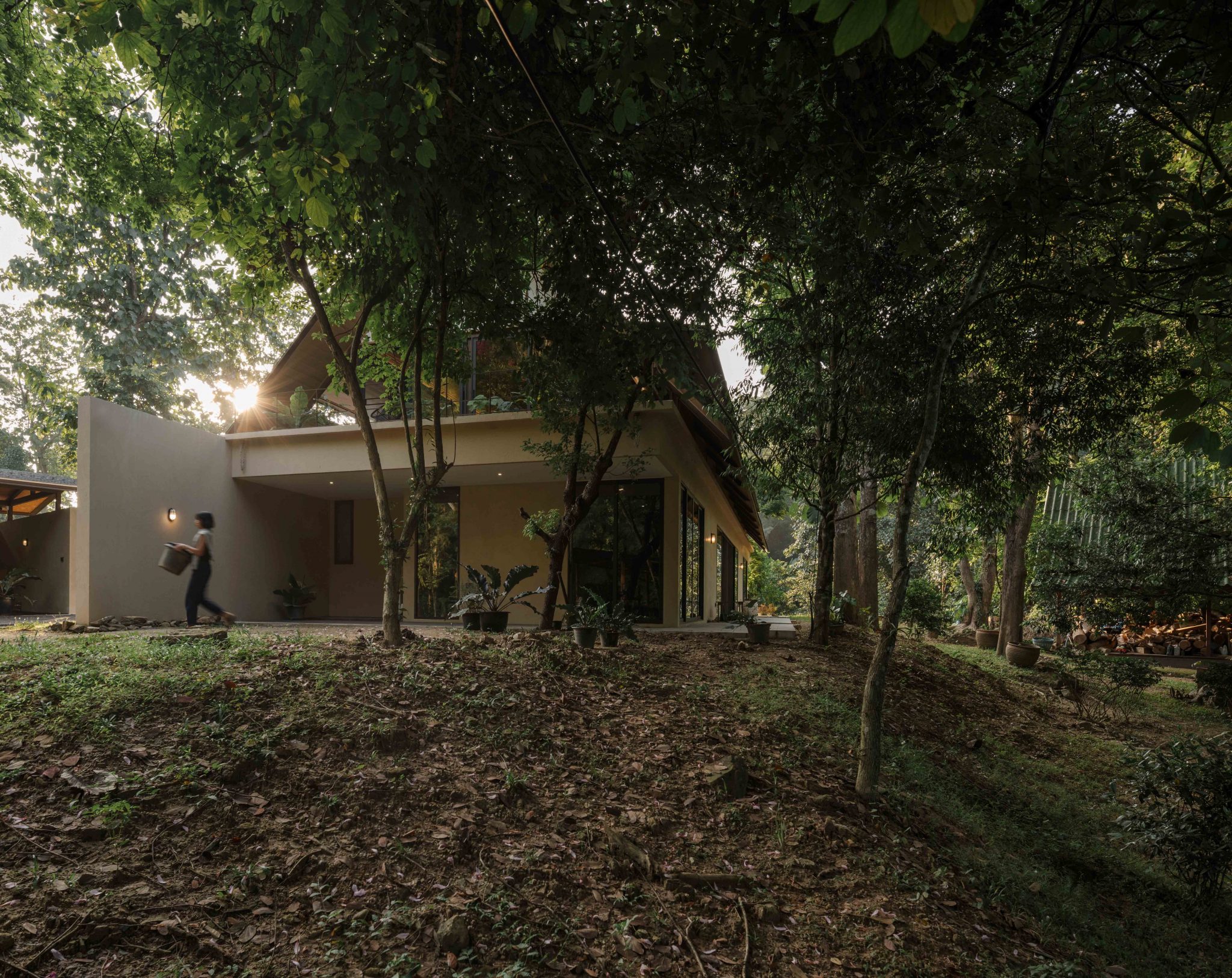 Mae Rim House: A House on the Hill with Fresh Air / Living Asean
