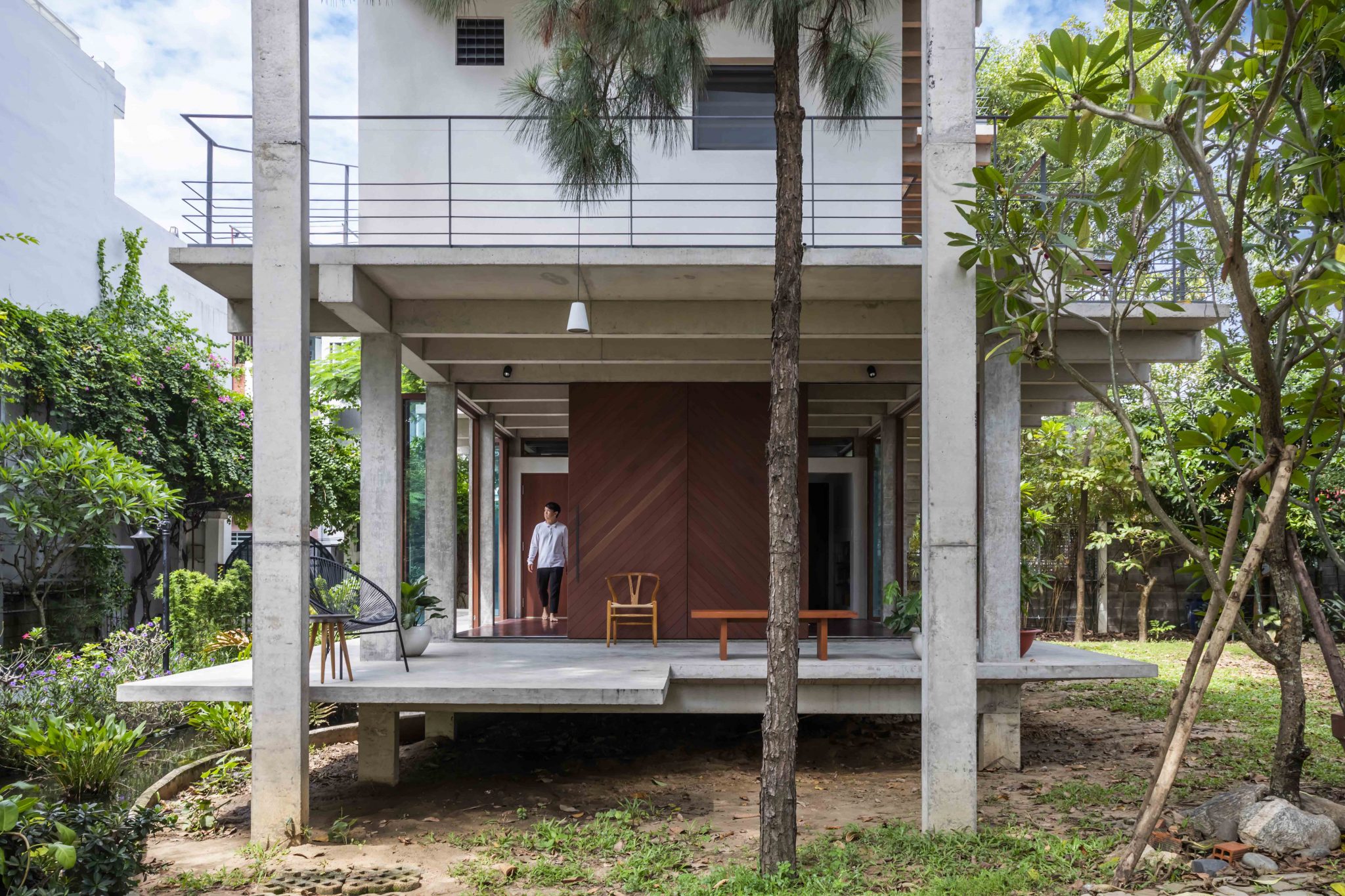 The Floating House in Thu Duc: A Home That Fits Right in Nature ...