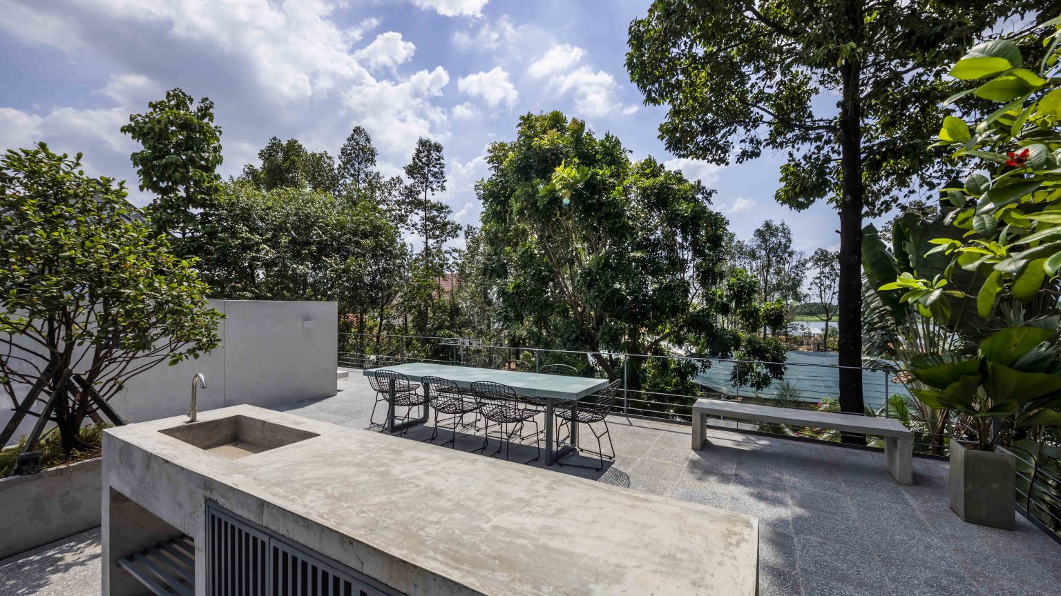The Floating House in Thu Duc: A Home That Fits Right in Nature ...