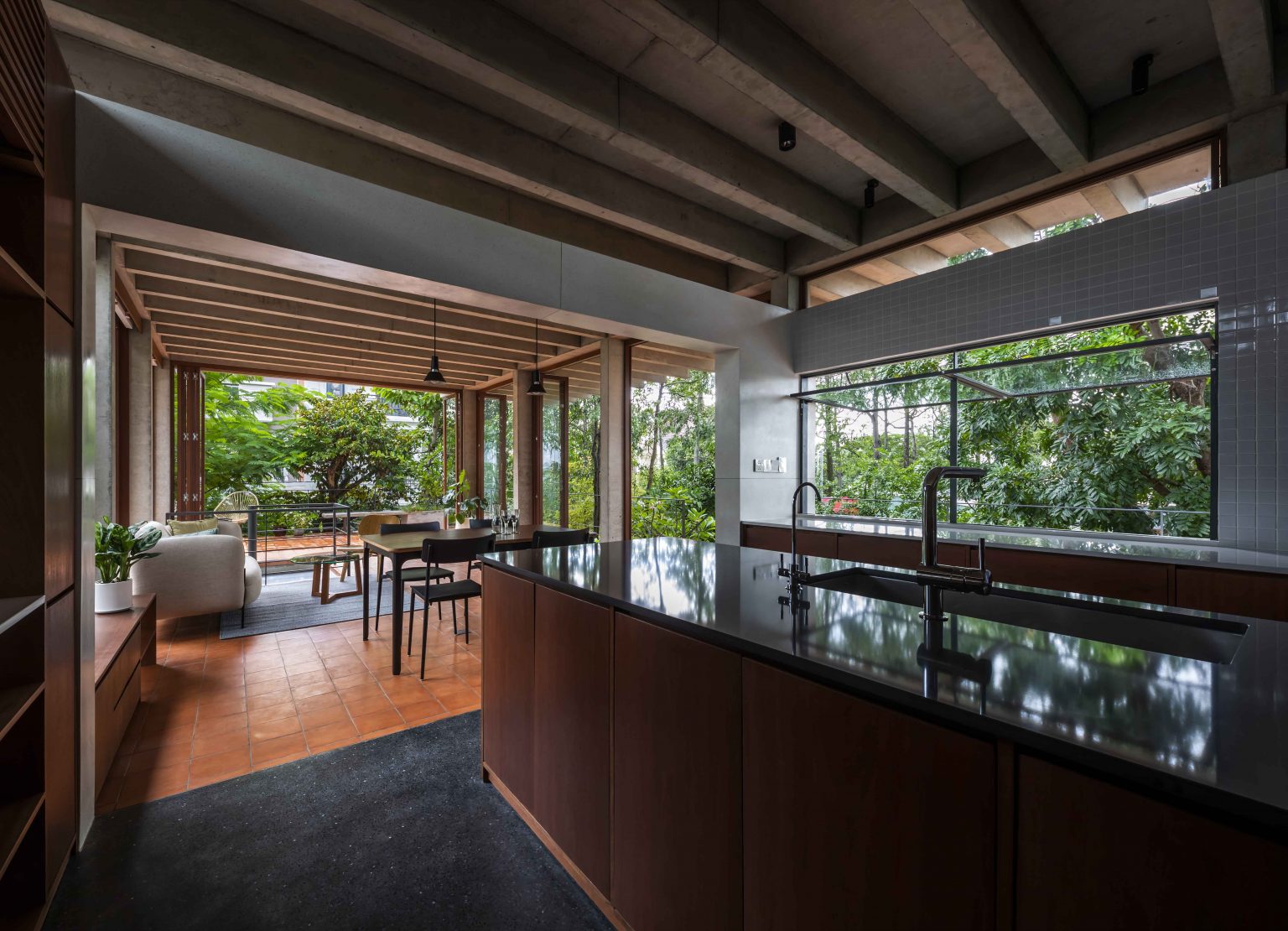 The Floating House in Thu Duc: A Home That Fits Right in Nature ...