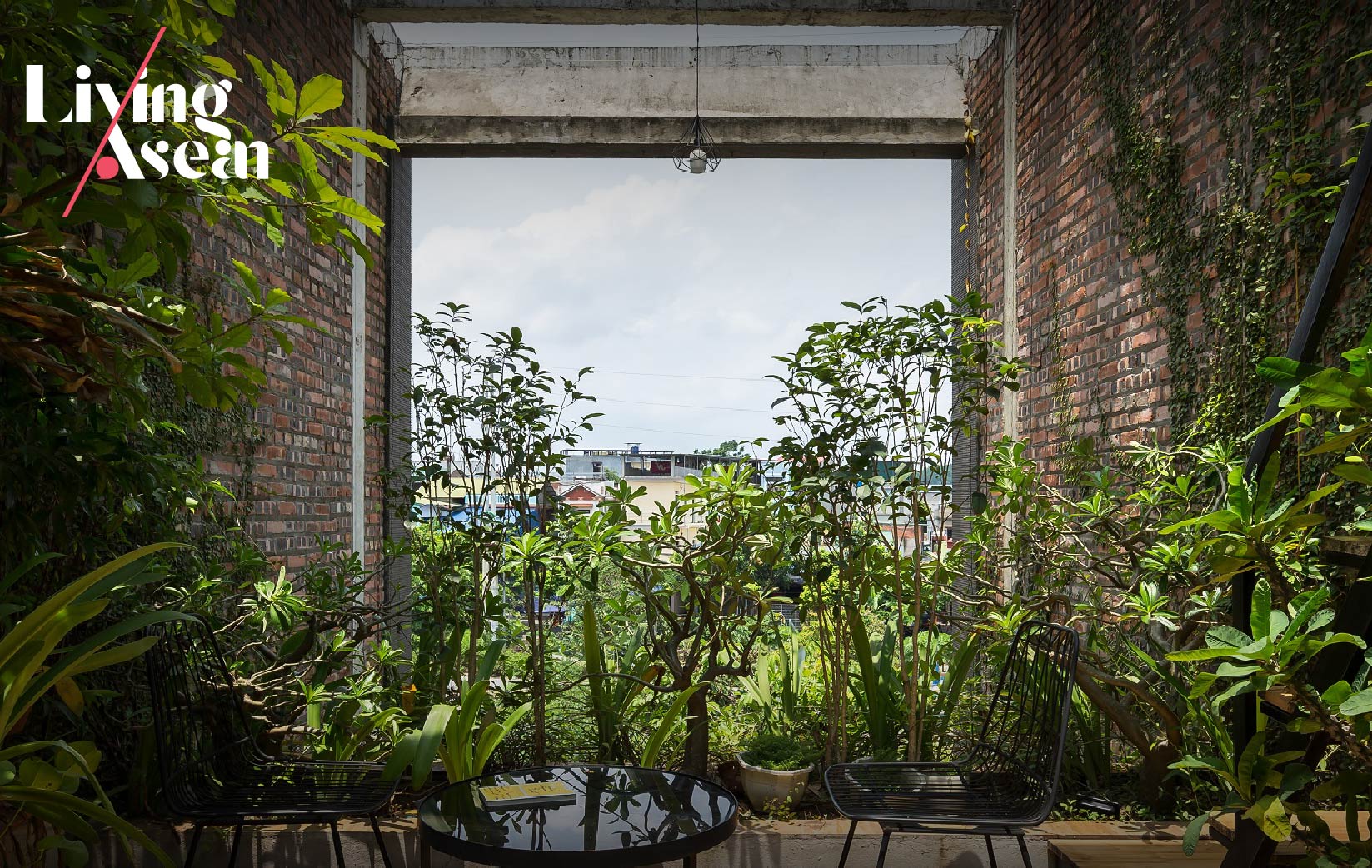 NDT LTC Home: Oozing the Charm of a Concrete Home and Green Façade ...