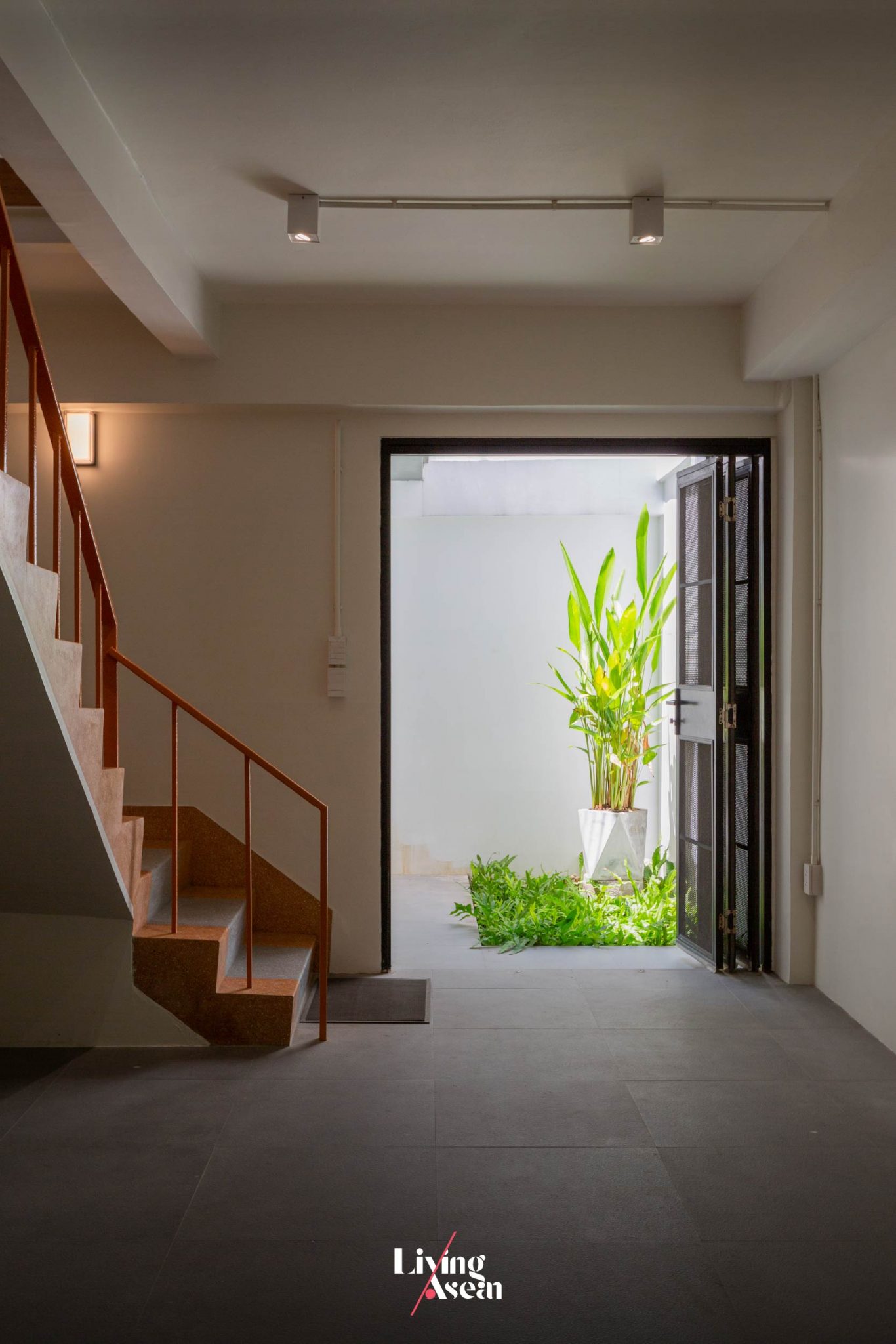 Shophouse Renovated as a Light and Contemporary Home / Living ASEAN