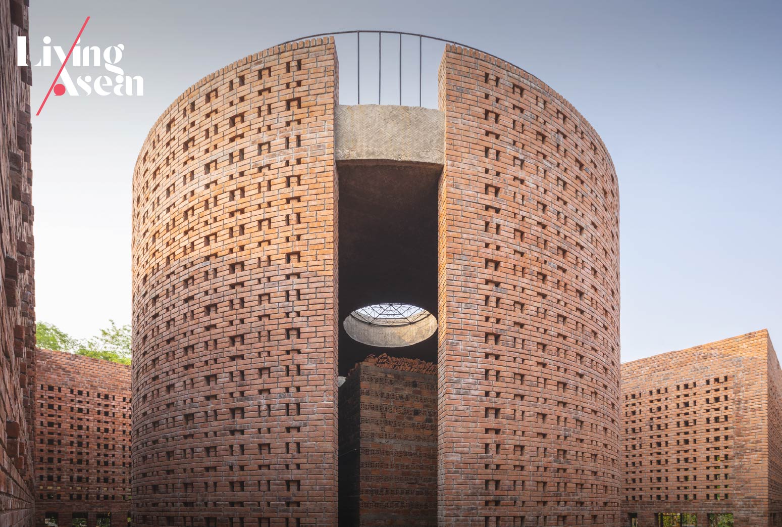 Terra Cotta Workshop: A Pottery Factory / Living ASEAN