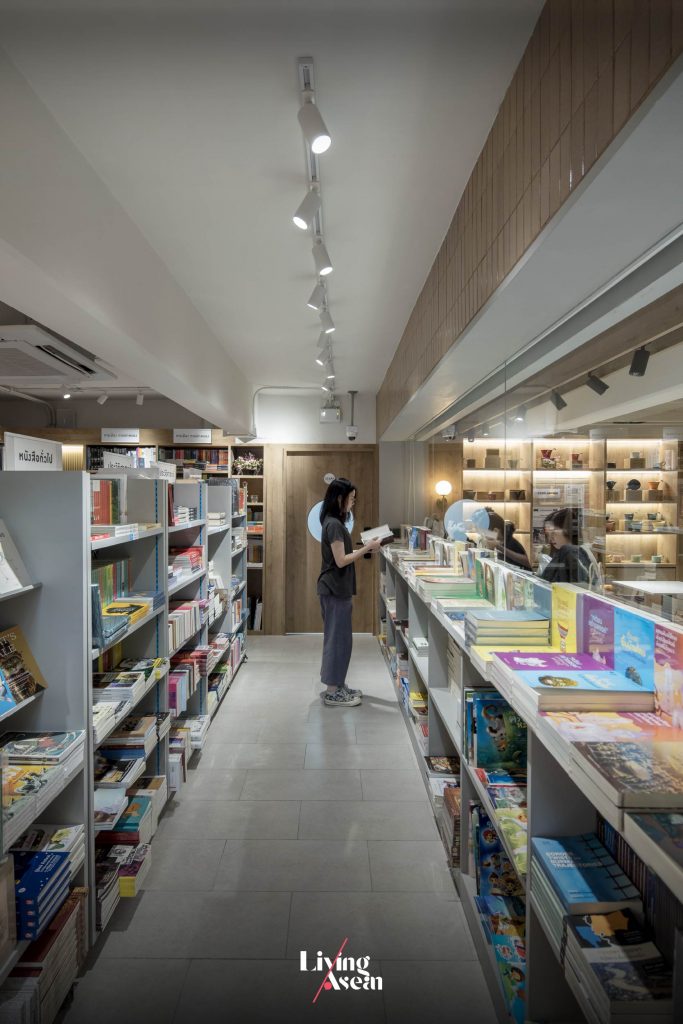 Rimkhobfa Bookstore: Bookstore Café Renovation / Living ASEAN