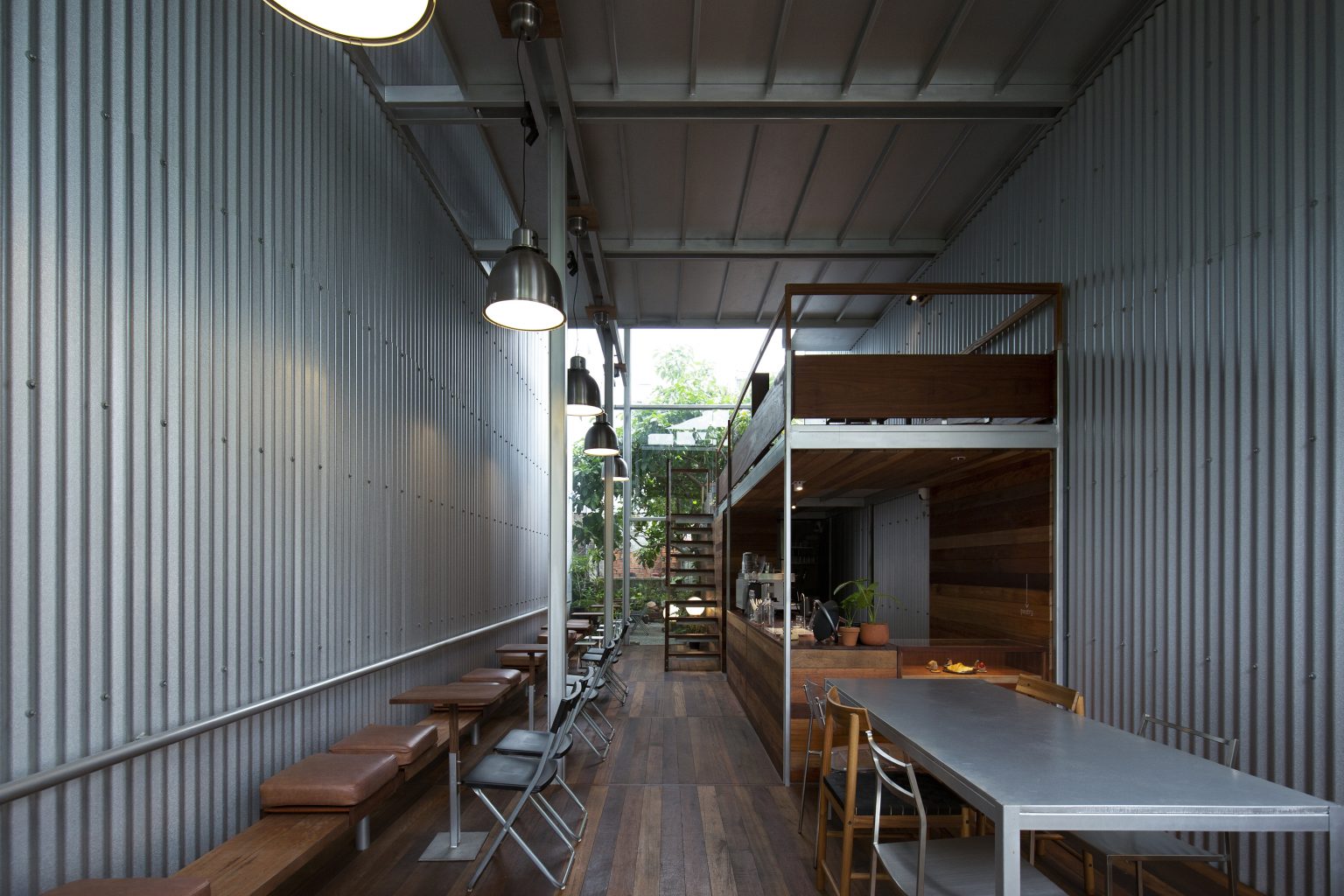 Ton Corner: A Café in Hue with Ordinary Materials / Living ASEAN
