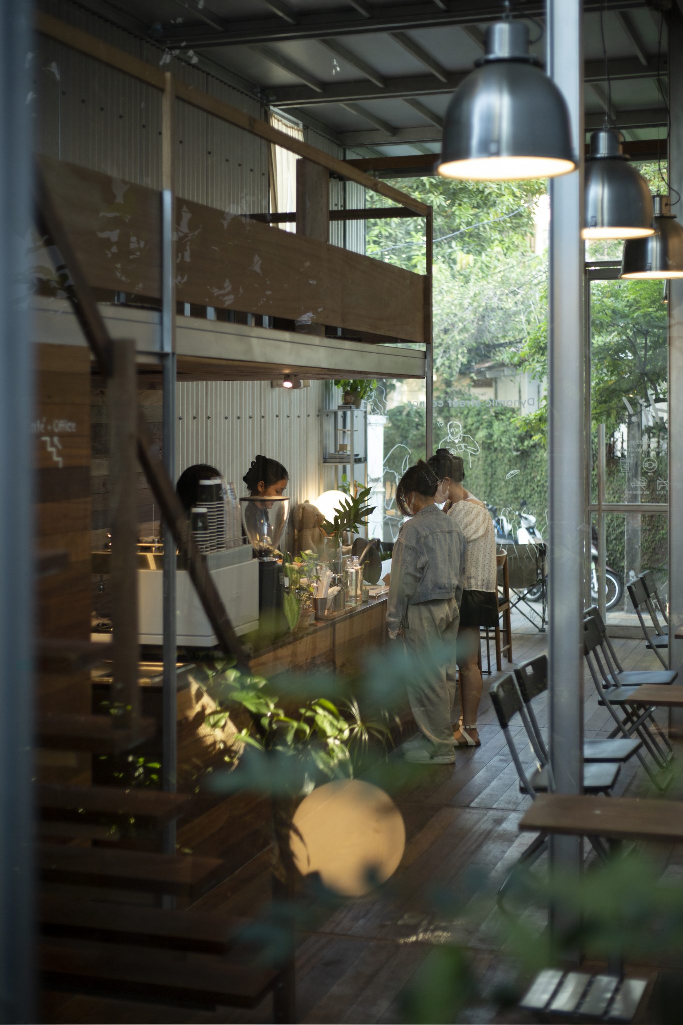 Ton Corner: A Café in Hue with Ordinary Materials / Living ASEAN