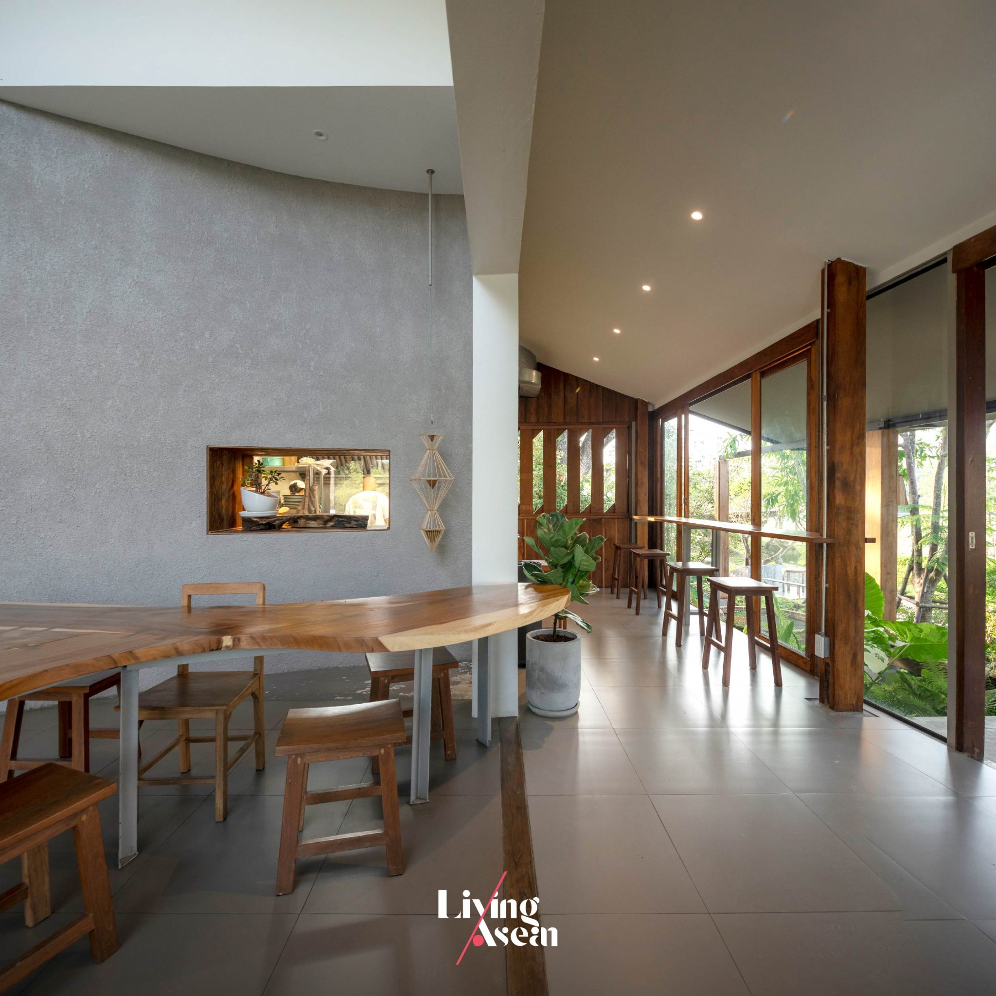 Rab-A-Bit: Old Café Remodeled as Restaurant / Living ASEAN