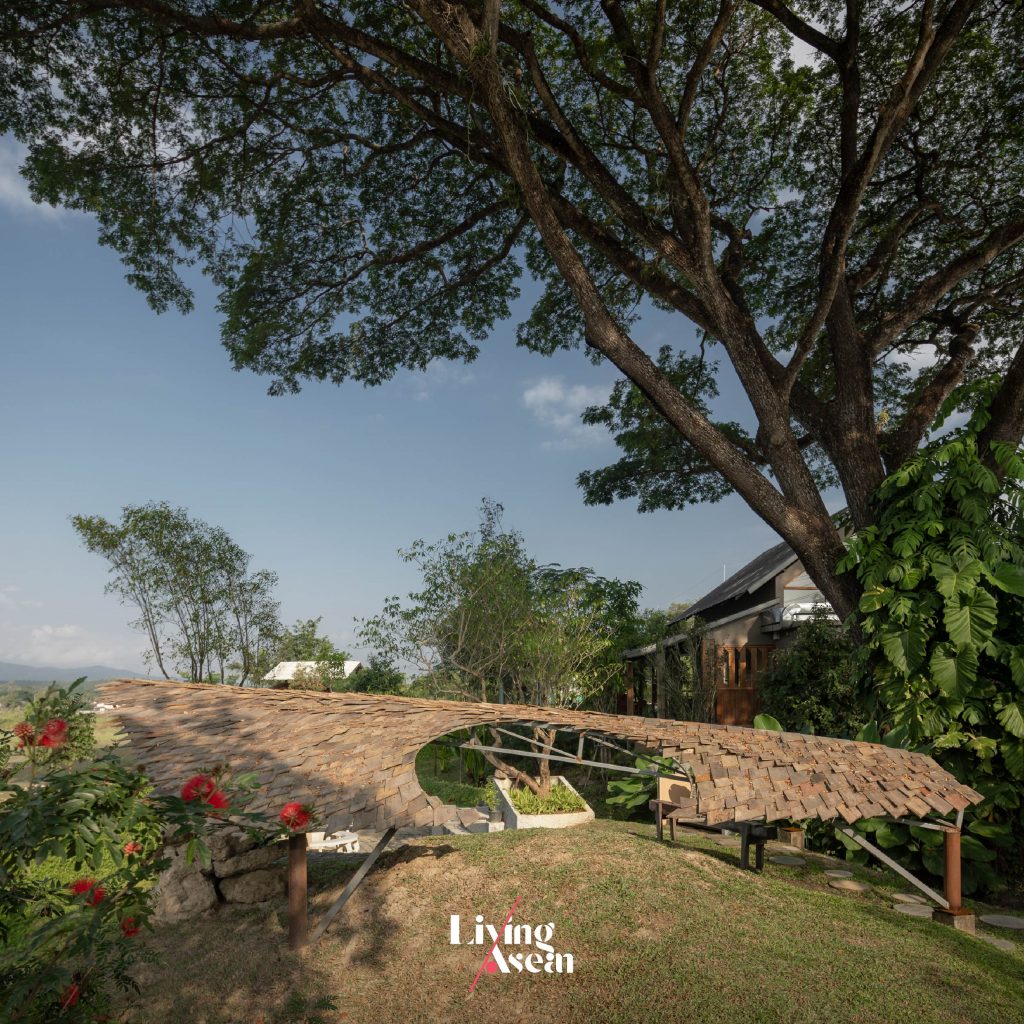 Rab-A-Bit: Old Café Remodeled as Restaurant / Living ASEAN